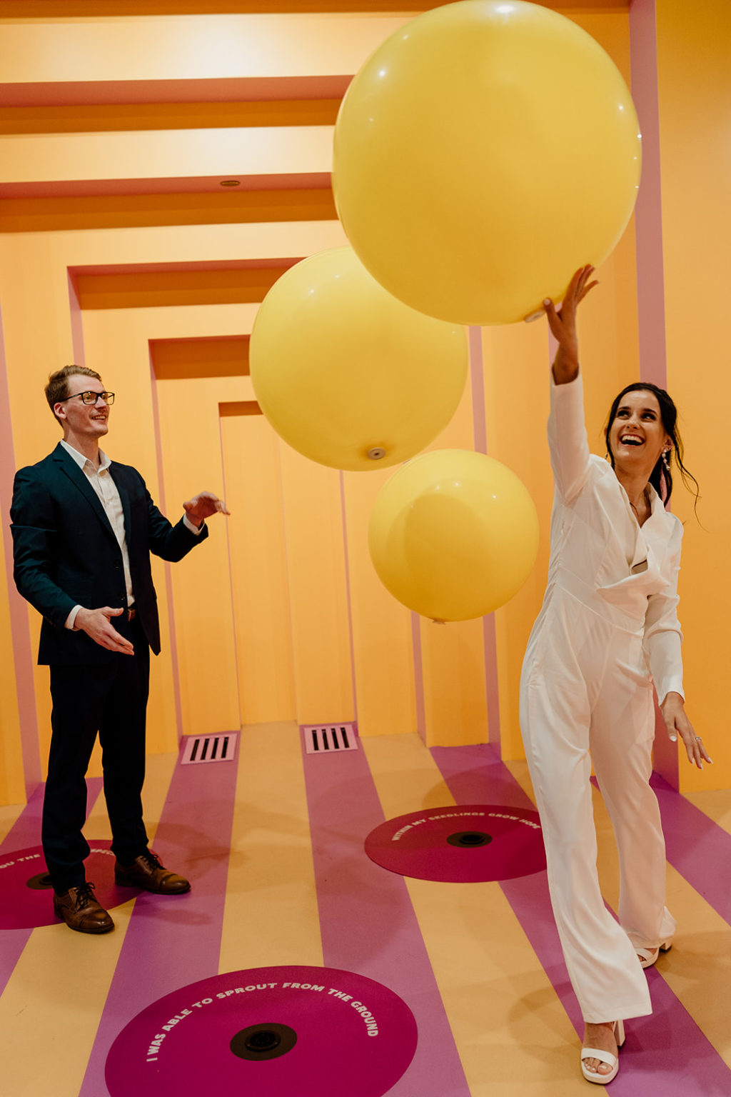 Couples Shoot at Color Factory Chicago Museum ...