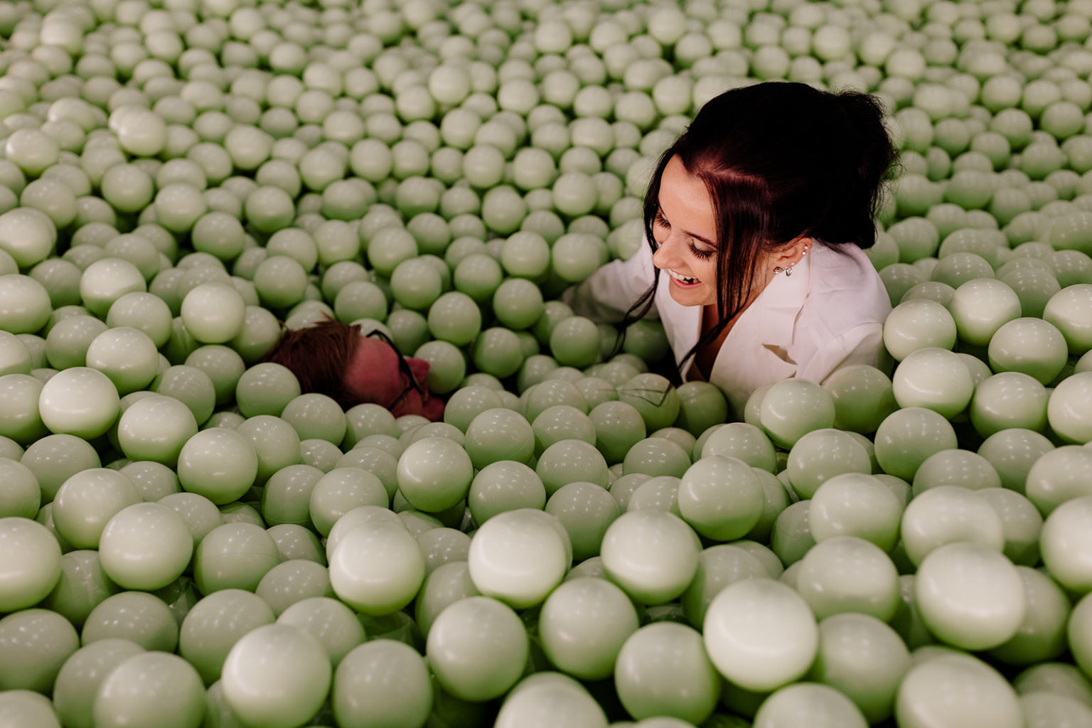 Couples Shoot at Color Factory Chicago Museum ...